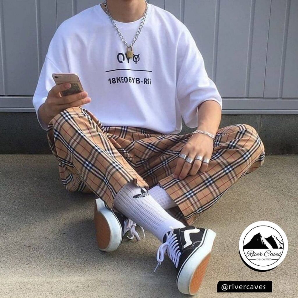 🥇 OUTFIT ARCTIC MONKEY - RIVER CAVES