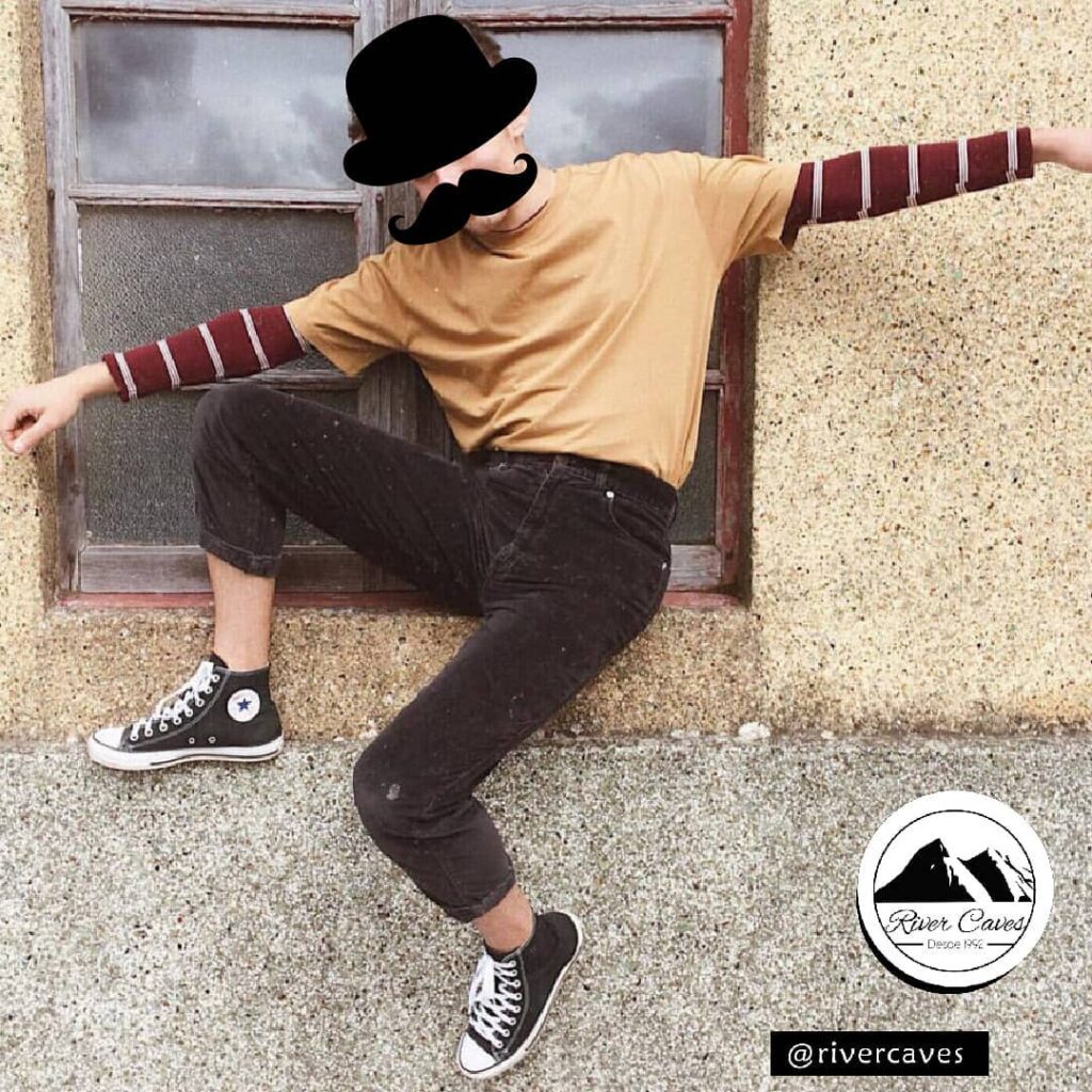 🥇 OUTFIT VINO TINTO - RIVER CAVES